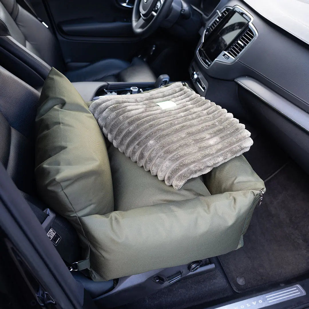 Der wandelbare Autositz "slide out Olive - Vol 2" - 4legs.de